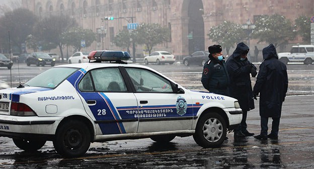 Кавказский Узел Участники протестов в Ереване пожаловались на жесткие